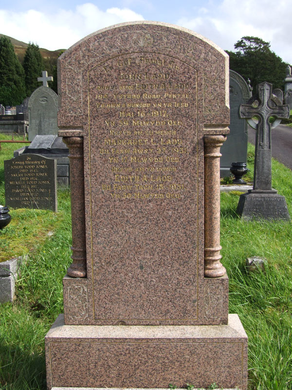 The Yorkshire Regiment, WW1 Remembrance - War Graves